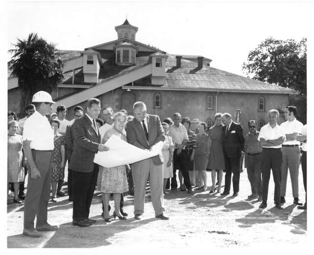 Mondavi groundbreaking, Peter and Rosa Mondavi