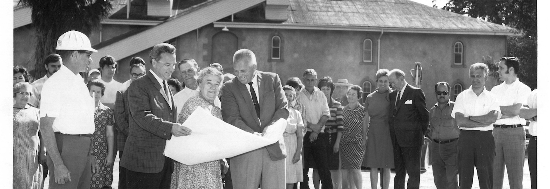Mondavi groundbreaking, Peter and Rosa Mondavi